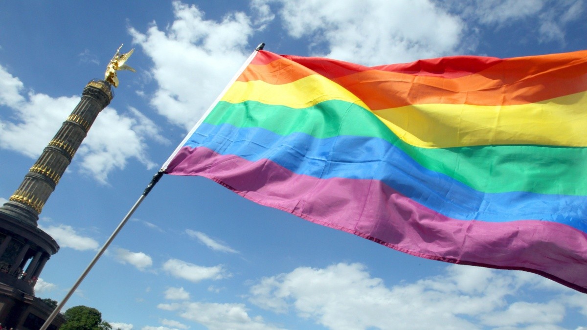 ¿Cómo nació la bandera LGBT? | DIVERSO Amor