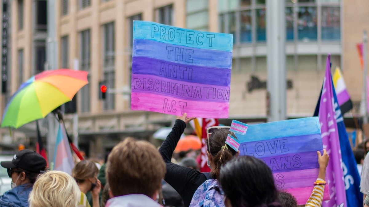 ¿Qué es la bifobia? ¡Te explicamos! | DIVERSO Sexualidad