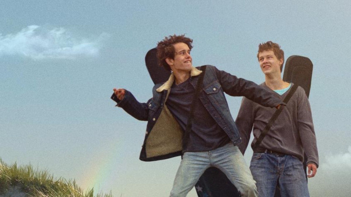 ¿Amigos o algo más? ¡Conoce la historia “Sublime” de dos adolescentes ...